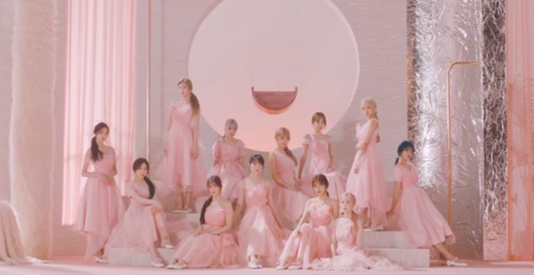 IZOne、1stフルアルバム「Bloom*IZ」- 付属品情報公開 - デバク