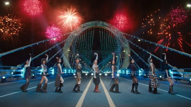 TWICE、新曲「One Spark」MV公開＋13thミニALリリース - デバク